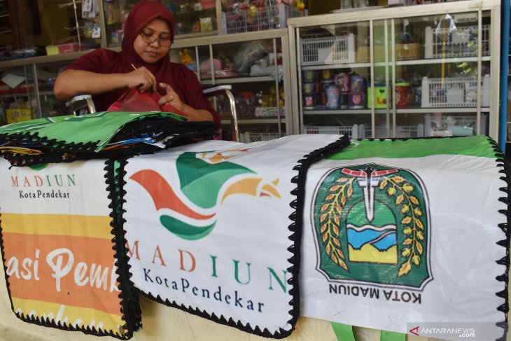 Tas berbahan limbah banner - ANTARA News Jawa Timur