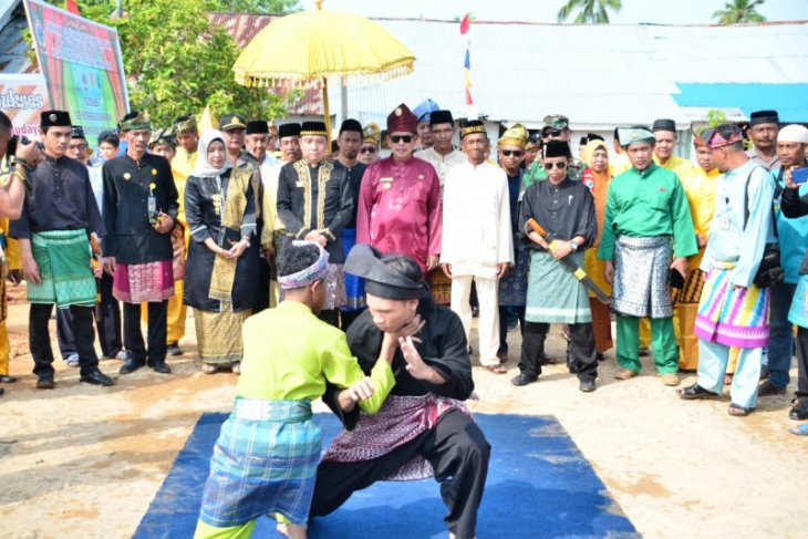 Ritual mandi safar momentum silaturahmi - ANTARA News Kalimantan Barat