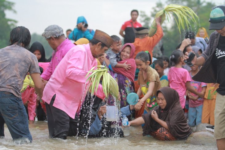Hamim: mandi safar ajang perkenalkan budaya daerah - ANTARA News Gorontalo