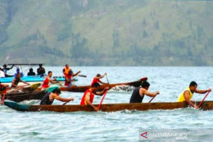 Lomba perahu tradisional meriahkan Festival Danau Lut Tawar - ANTARA ...