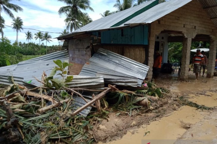BPBD Gorontalo Utara imbau warga waspada banjir-longsor - ANTARA News ... BPBD Gorontalo Utara imbau warga waspada banjir-longsor - ANTARA News ...