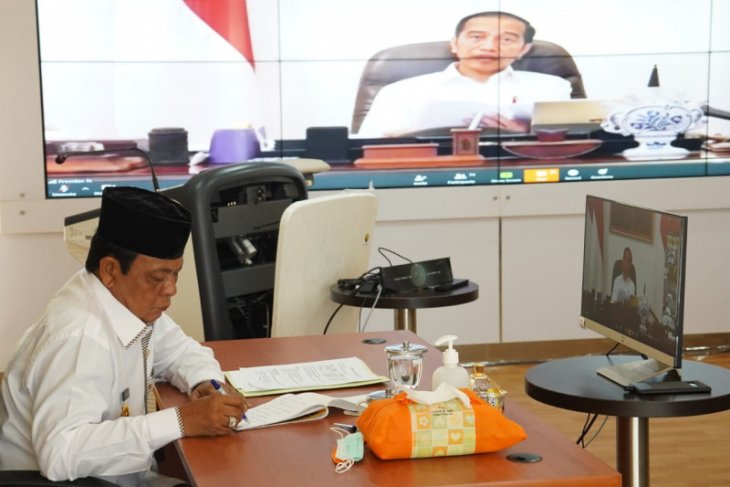 Pemprov Kalsel mengalokasikan Rp3 miliar pembelian masker kain - ANTARA ... Pemprov Kalsel mengalokasikan Rp3 miliar pembelian masker kain - ANTARA ...