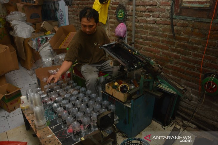 Strategi UMKM bertahan di tengah pandemi COVID-19