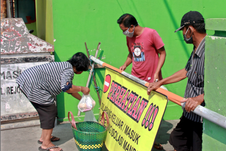 Rapid test buruh linting rokok Kota Kediri, dua orang lagi positif ...