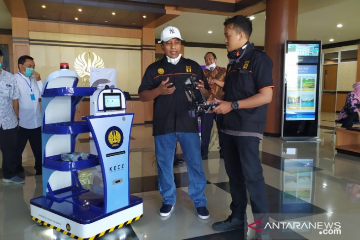 Unesa buat robot KECE untuk bantu penanganan pasien COVID-19 - ANTARA ...