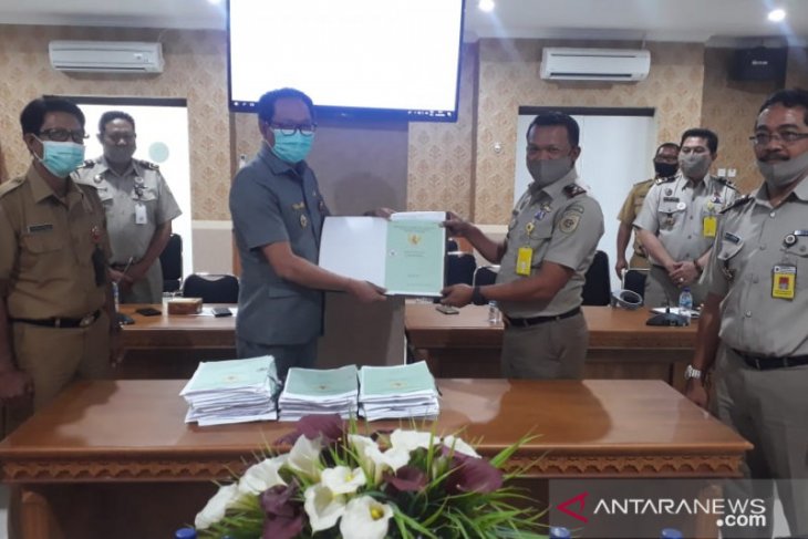 BPN serahkan 160 sertifikat tanah aset Pemkab Badung - ANTARA News Bali BPN serahkan 160 sertifikat tanah aset Pemkab Badung - ANTARA News Bali
