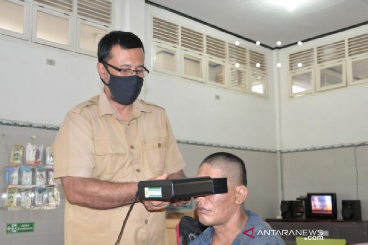Disdukcapil telusuri identitas pasien gangguan jiwa di Banda Aceh lewat ...