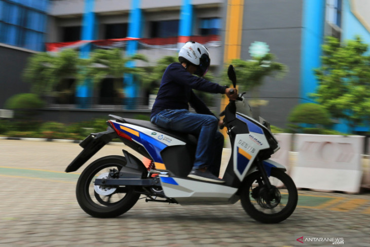 Program konversi motor BBM ke listrik resmi diluncurkan Kementerian ...