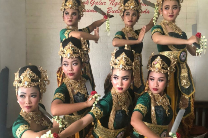 LSM Lodaya bangkitkan seniman dan budayawan melalui lomba tari Jaipong ...