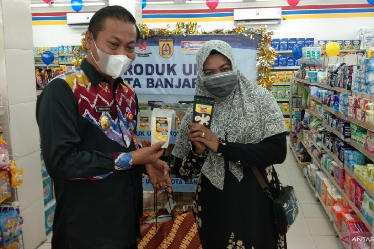 Wawali luncurkan produk UMKM di toko modern - ANTARA News Kalimantan ...