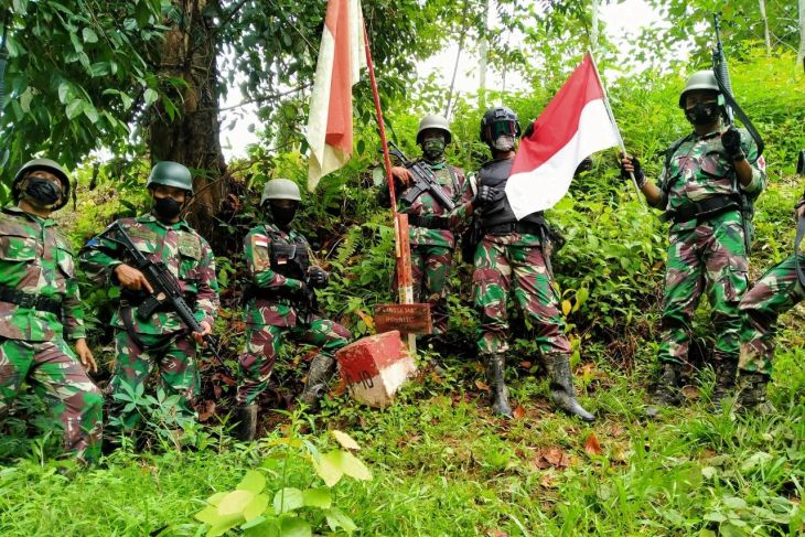 Personel Marinir patroli patok perbatasan di Pulau Sebatik - ANTARA ...