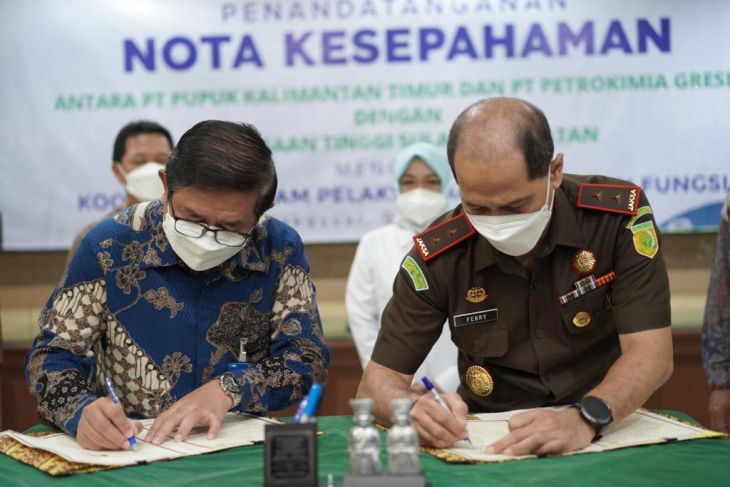 Petrokimia Gresik gandeng Kejati Sulsel berantas mafia pupuk subsidi ...