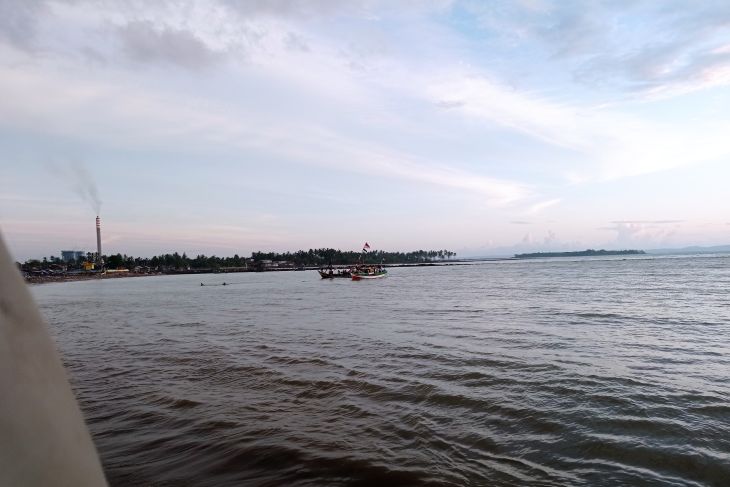 Nelayan Teluk Labuan harapkan Pemda lakukan pengerukan muara - ANTARA ...