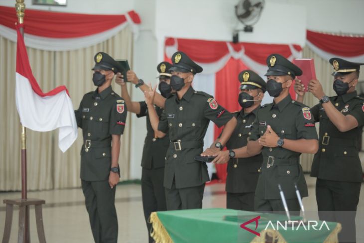 Pangdam VI Mulawarman melantik 233 prajurit tamtama baru - ANTARA News Kalimantan Timur