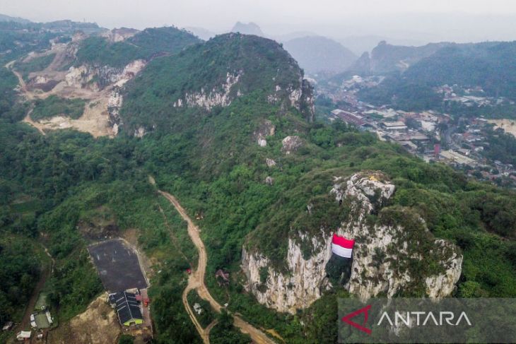 Upacara kemerdekaan di Tebing Hawu - ANTARA News Jawa Barat