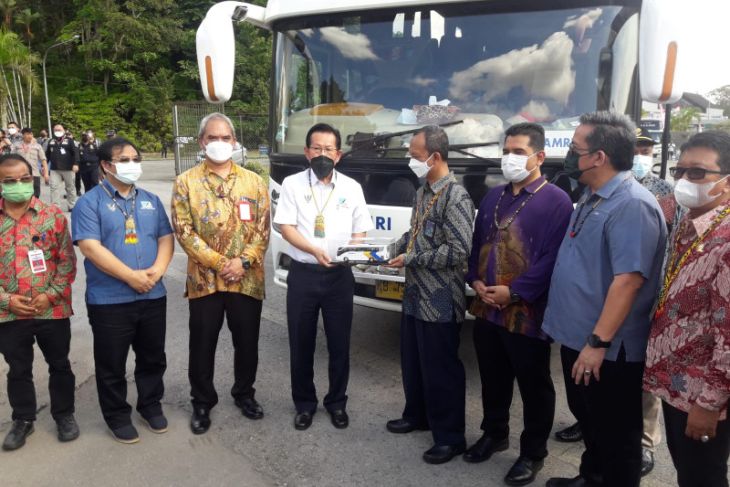 Bus cepat Pontianak-Kuching mulai beroperasi lagi - ANTARA News ...