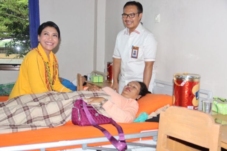 Ketua Dharma Pertiwi dan Kepala BKKBN tinjau pelayanan KB di Kalbar ... Ketua Dharma Pertiwi dan Kepala BKKBN tinjau pelayanan KB di Kalbar ...