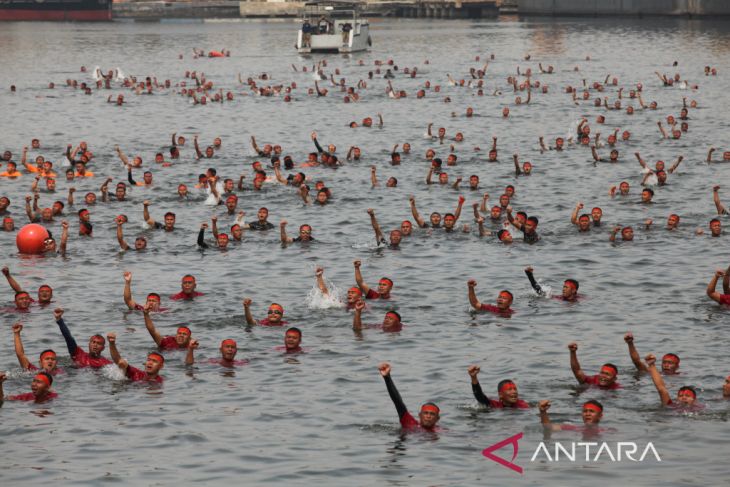 Pemecahan rekor "water trappen" - ANTARA News Jawa Timur