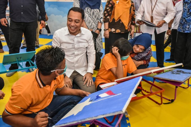 Pemkot Surabaya fasilitasi pengembangan bakat dan kreativitas anak disabilitas - ANTARA News ...