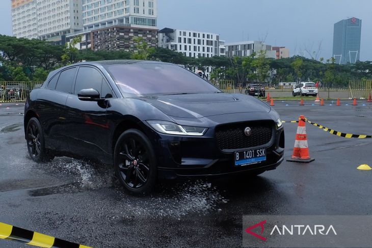 "Mobil Sultan" Jaguar I-PACE hadir di Indonesia - ANTARA News Bangka ...