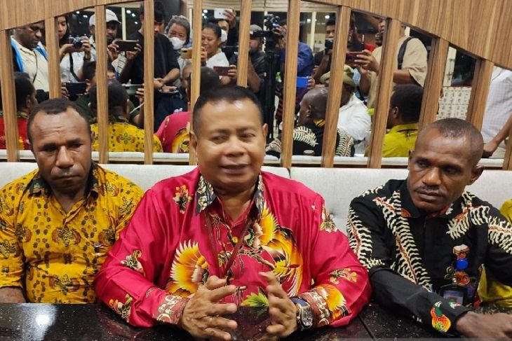 KPK hentikan pemeriksaan karena Gubernur Lukas Enembe sakit - ANTARA ... KPK hentikan pemeriksaan karena Gubernur Lukas Enembe sakit - ANTARA ...