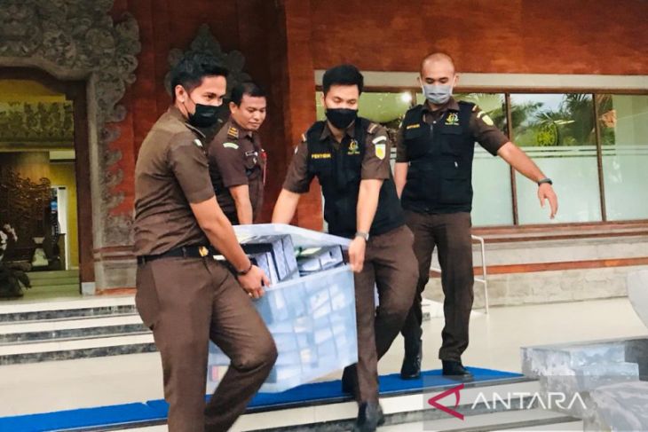 Kejati Bali periksa tiga pejabat Universitas Udayana soal dana SPI ... Kejati Bali periksa tiga pejabat Universitas Udayana soal dana SPI ...