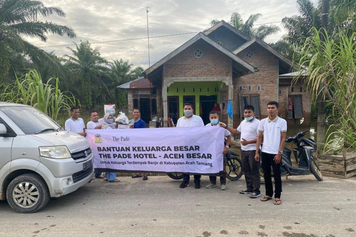 The Pade Hotel bantu korban banjir Aceh Tamiang - ANTARA News Aceh