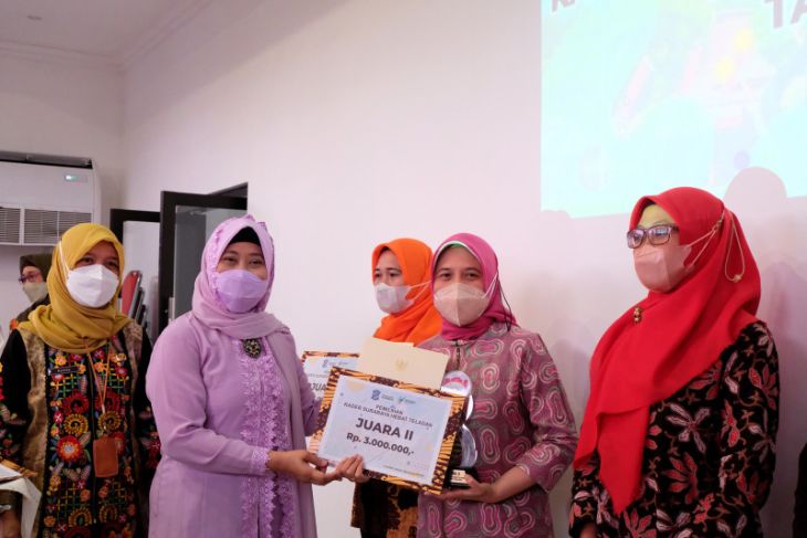 Miliki banyak inovasi, Pemkot Surabaya beri penghargaan KSH Teladan 2022 - ANTARA News Jawa Timur