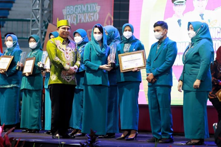 PKK Kediri raih terbaik II pelaksana 10 program Pokok PKK - ANTARA News ...