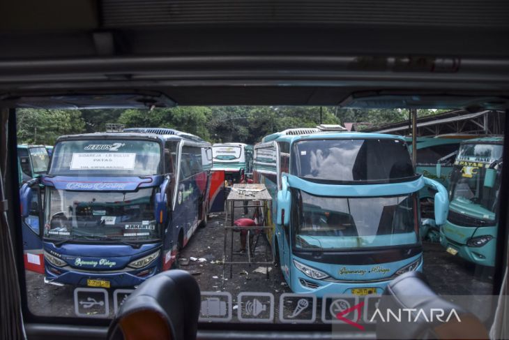 Persiapan kelaikan bus jelang libur Natal dan Tahun Baru