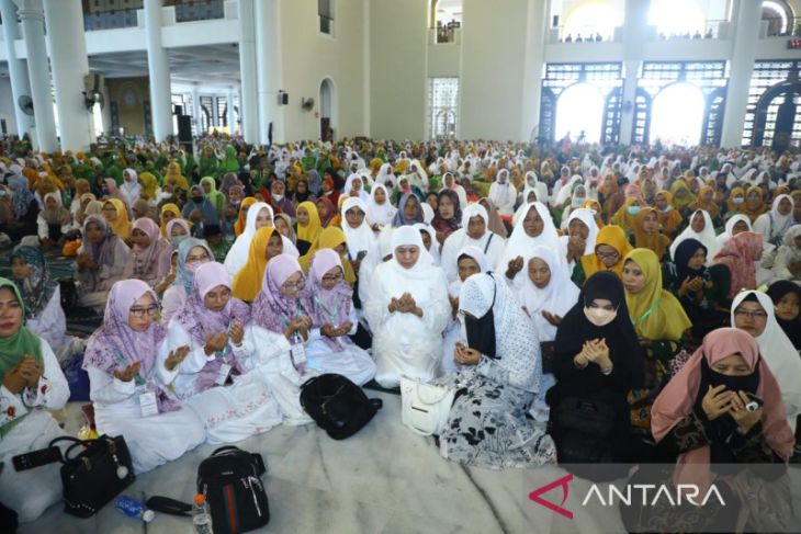 Gubernur Khofifah apresiasi jaringan An-Nahdliyah Pesantren Langitan ... Gubernur Khofifah apresiasi jaringan An-Nahdliyah Pesantren Langitan ...