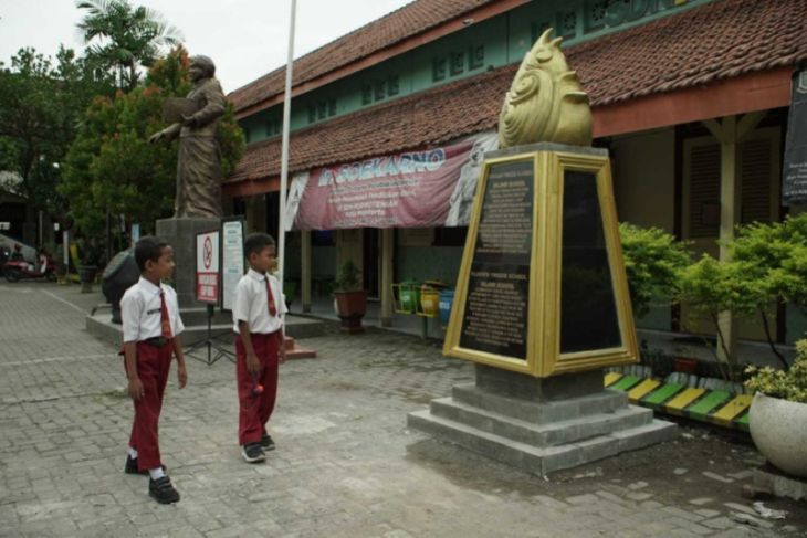 Pemkot Mojokerto bangun tugu "tetenger" Bung Karno - ANTARA News Jawa Timur
