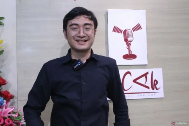 Seno Bagaskoro targetkan 50 persen milenial Surabaya pilih PDIP ...