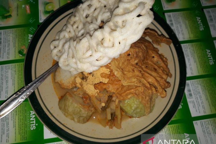 Merasakan pedasnya sompil, kuliner jadul ala Tulungagung - ANTARA News ...