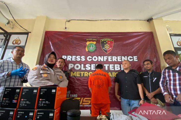 Pencuri kamera dan lensa senilai Rp600 juta ditangkap polisi - ANTARA ...
