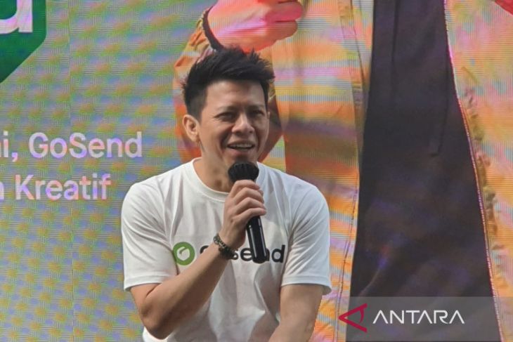 Vokalis Ariel NOAH akui "review" barang antik jadi cara isi waktu ...