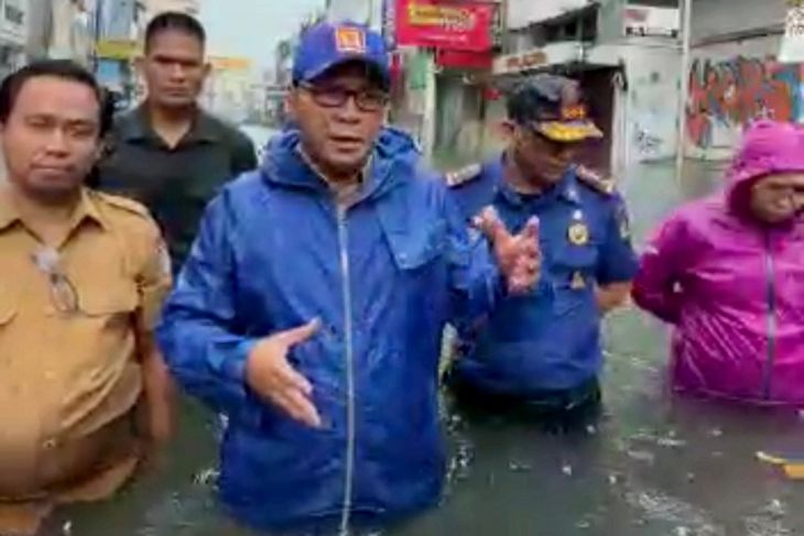 Makassar dikepung banjir, ini penyebabnya - ANTARA News Aceh Makassar dikepung banjir, ini penyebabnya - ANTARA News Aceh