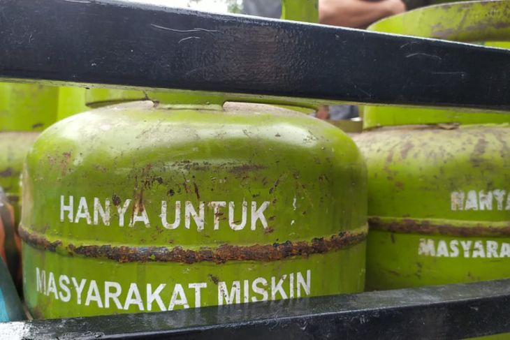 Hiswana Migas ajak warga kenali warna tutup tabung LPG 3 kg, setiap daerah berbeda - ANTARA News ...