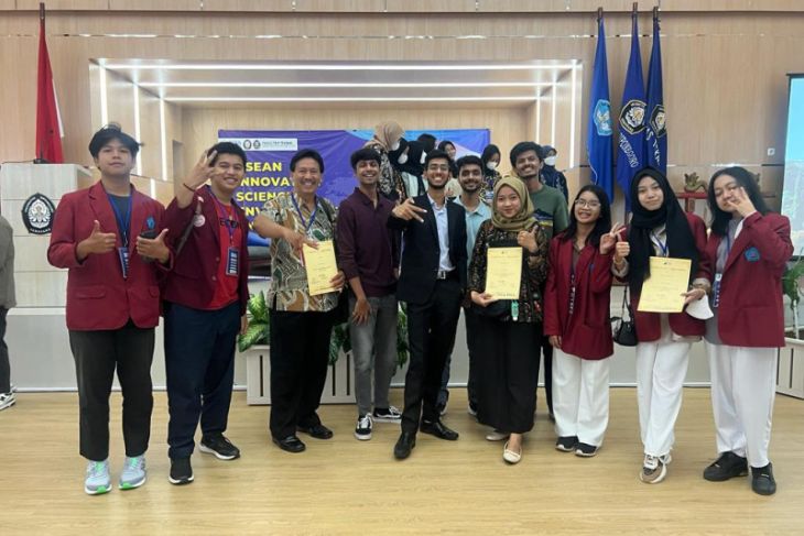 Pelajar Jatim borong medali emas di AISEEF IYSA - ANTARA News Jawa Timur