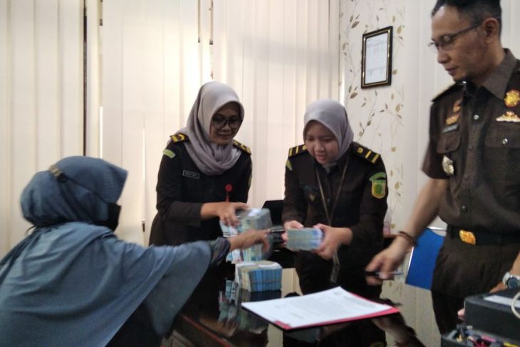 Tersangka Dugaan Korupsi Dana Desa Di Jember Kembalikan Kerugian Negara