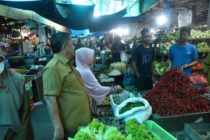 Harga bahan pokok di pasar tradisional Kota Kuala Simpang turun ...
