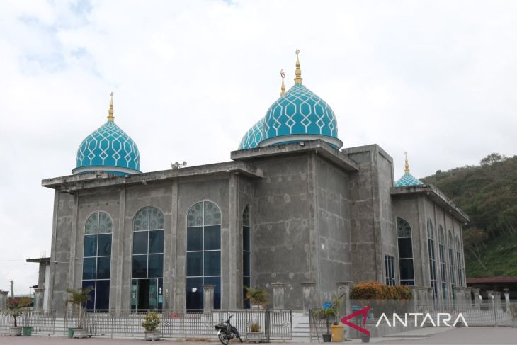 Daya tarik Masjid Al-Muttaqin Bener Meriah, ada air panas untuk ...