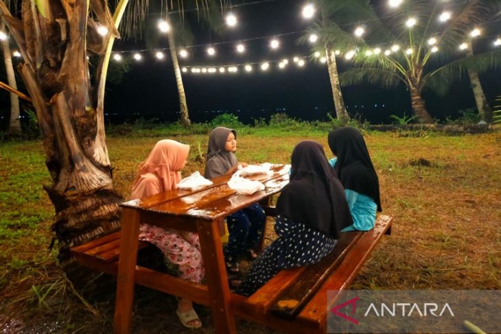 UMKM kampung nelayan edukasi pengunjung wisata bahari - ANTARA News ... UMKM kampung nelayan edukasi pengunjung wisata bahari - ANTARA News ...