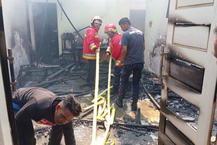Rumah dua lantai di Banda Aceh terbakar, diduga korsleting listrik - ANTARA News Aceh