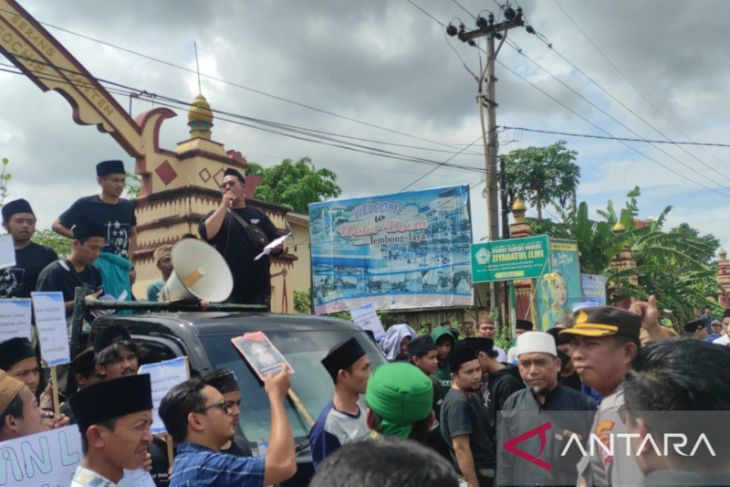 Pimpinan Ponpes Riyadul Awamil Cangkudu Baros Surati Komisi Yudisial ...