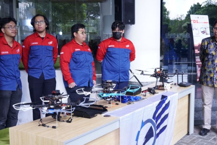 Bayucaraka ITS luncurkan robot baru berlaga di SAFMC 2023 - ANTARA News ...