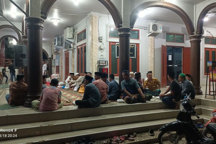 Kenduri punggahan dan ziarah kubur tradisi jelang Ramadhan - ANTARA ...