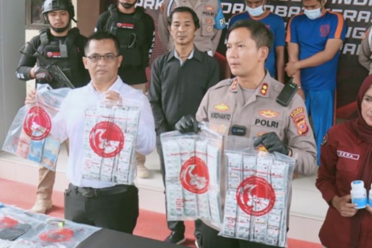 Polres Karawang Sita Ratusan Ribu Butir Obat Terlarang Dari Dua Orang