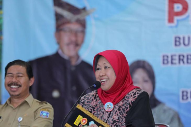 Penyerahan 2 buku, bentuk Sri Utami berikan kesan terbaik untuk Babel ...