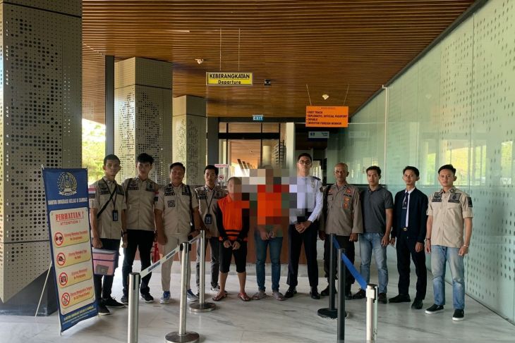 Kantor Imigrasi Singkawang deportasi dua WNA asal Malaysia - ANTARA ... Kantor Imigrasi Singkawang deportasi dua WNA asal Malaysia - ANTARA ...